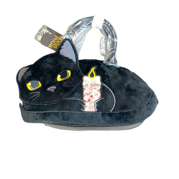 Loungefly | Bags | Loungefly X Hocus Pocus Binx Holding Candle ...